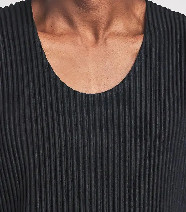 Issey Miyake Pleated Vest - Black