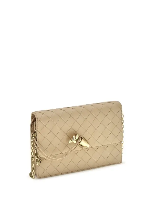 Bottega Veneta Andiamo Pouch On Chain In Intrecciato Nappa Leather - Cream