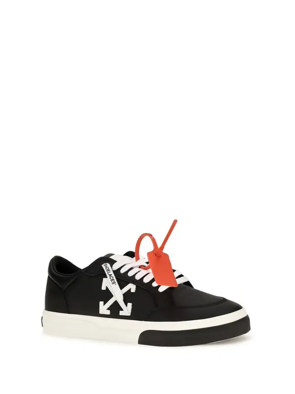 Off-White Vulcanized Low Sneakers - Black