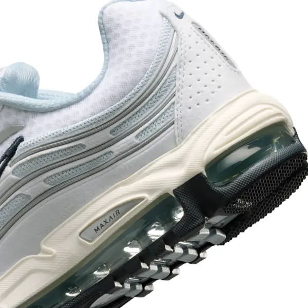 Nike Max Tl 2.5 Athletic Shoes - White
