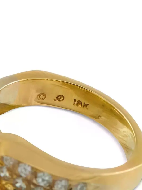 LB EXCLUSIVE 18k Yellow Trillion-cut Diamond Ring With Pave Accents