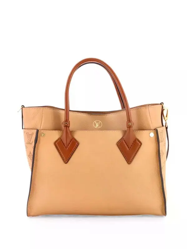 LOUIS VUITTON On My Side Mahina Leather Mm Tote Bag