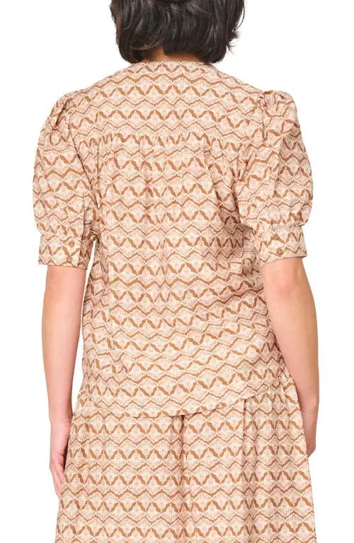 GIBSONLOOK Notch Neck Pullover Top In Geometric Print - Mocha Shell