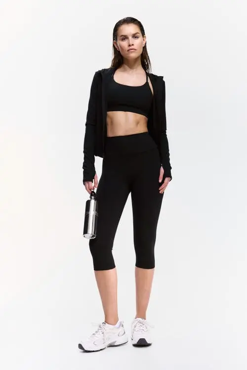 H&m Capri Leggings With Sculptmove