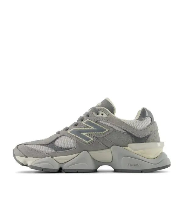 NEW BALANCE 9060 Sneakers