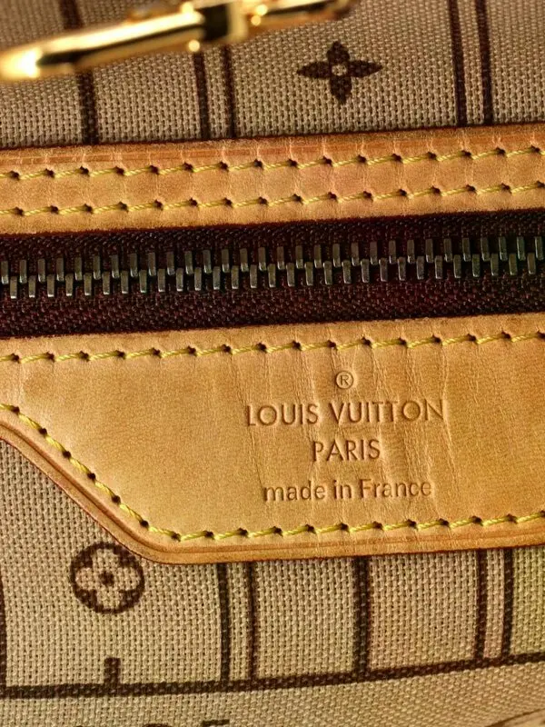 LOUIS VUITTON Neverfull Monogram Canvas Gm Tote Bag