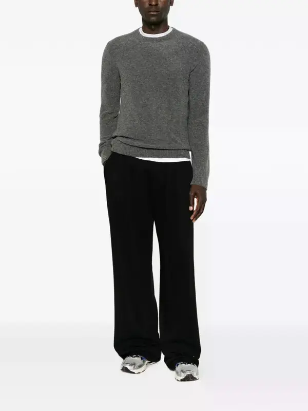 FILERIA Fine-knit Crew-neck Sweater