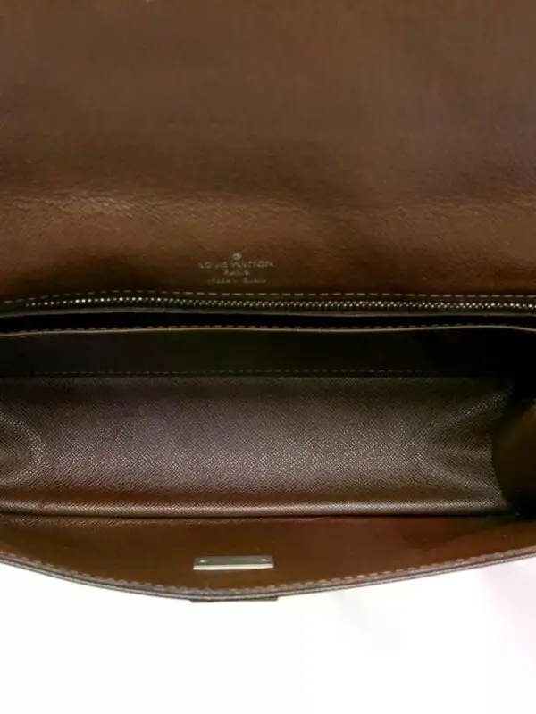 LOUIS VUITTON 2005 Taiga Selenga Clutch Bag