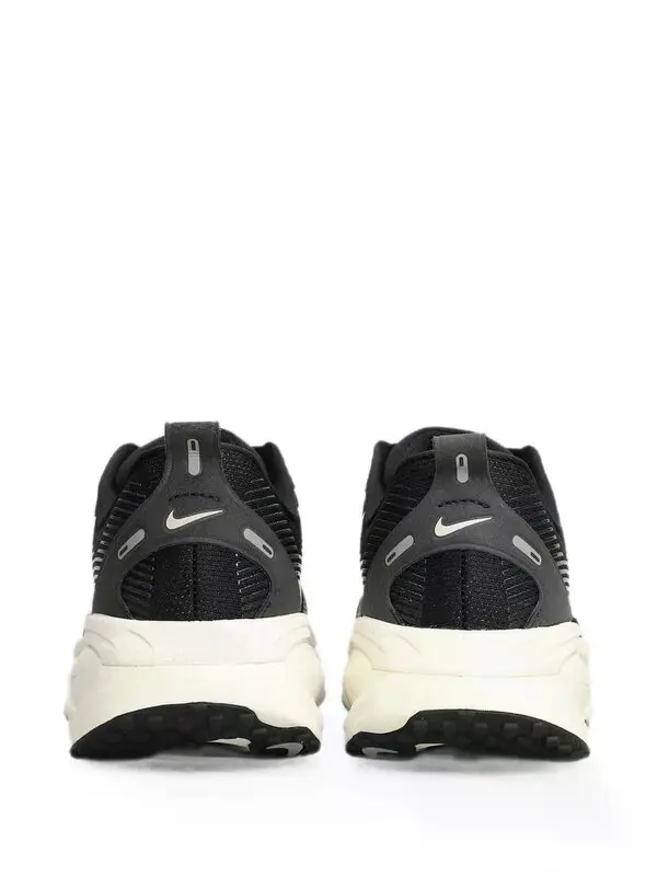 Nike Vomero 18 Sneakers