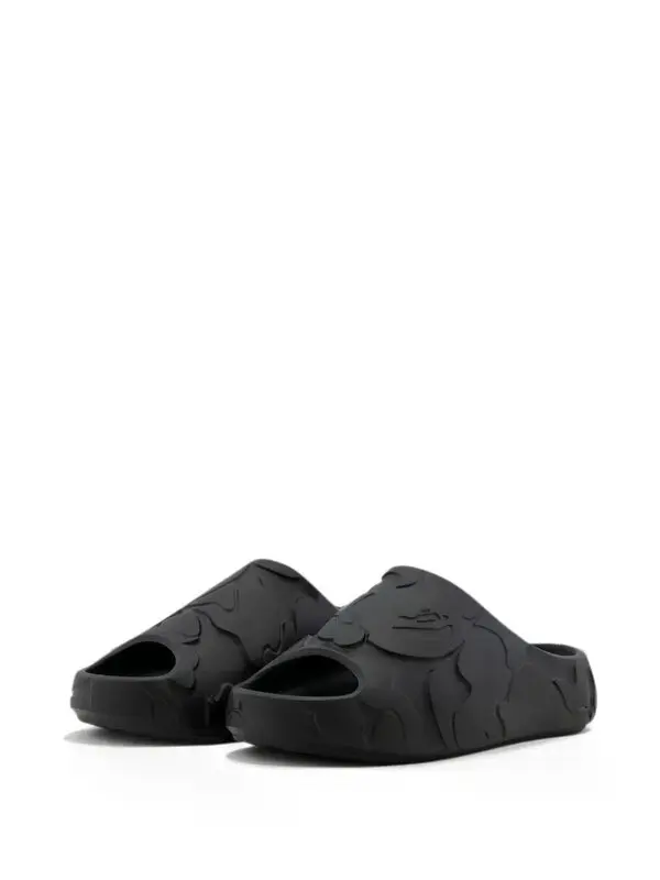 A BATHING APE Camo Embossed Slides - Black