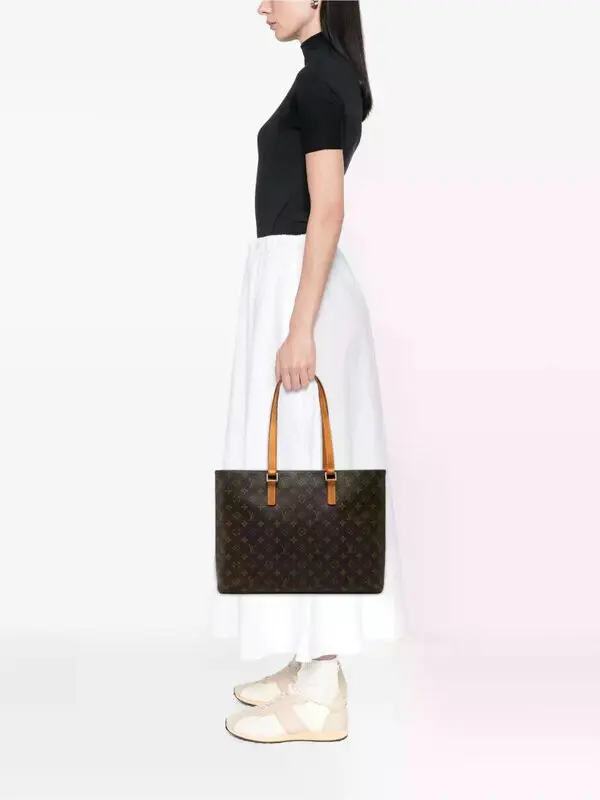 LOUIS VUITTON 2001 Monogram Luco Tote Bag