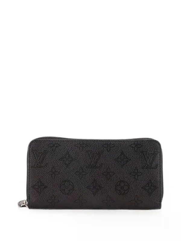LOUIS VUITTON Zippy Wallet Mahina Leather Small Wallets