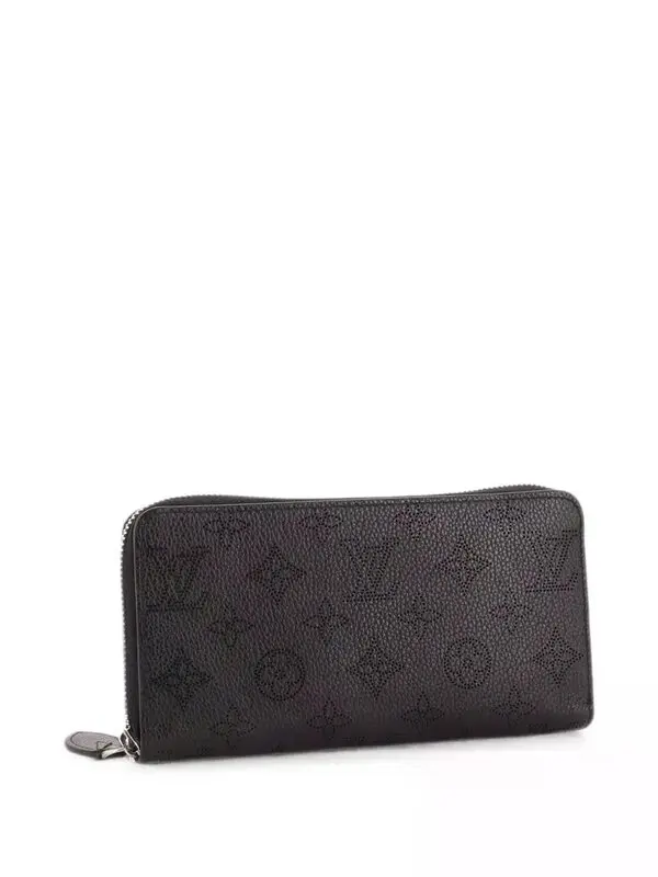 LOUIS VUITTON Zippy Wallet Mahina Leather Small Wallets