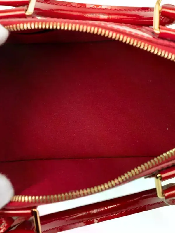 LOUIS VUITTON 2000-2020 Monogram Vernis Alma Bb Satchel - Red