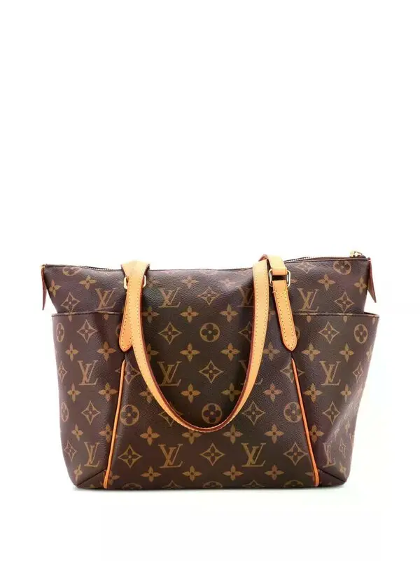 LOUIS VUITTON Monogram Canvas Pm Shoulder Bag - Brown