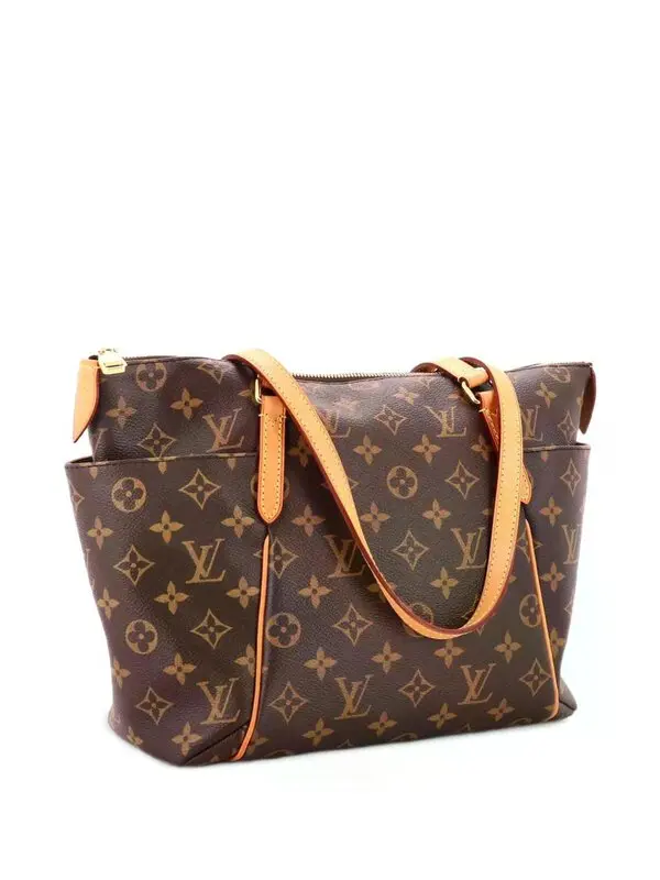LOUIS VUITTON Monogram Canvas Pm Shoulder Bag - Brown
