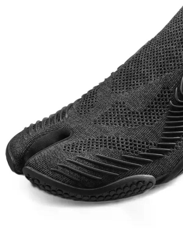 VIVOBAREFOOT Motus Flex Tabi Textured Knit Sneakers