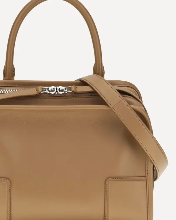 Loewe Small Amazona 180 Handbag In Calfskin - Beige