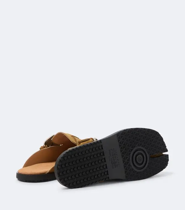 MAISON MARGIELA Tabi Suede Mules With Buckle Fastening - Beige