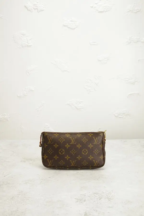 LOUIS VUITTON Monogram Pochette Accessoires Shoulder Bag