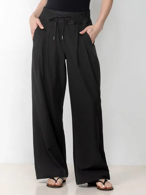 SINGLE STITCH Everyday Wide Leg Pleated Pants - Black