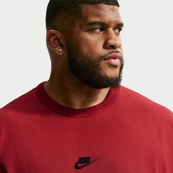 Nike Sportswear Premium Essentials T-shirt - Red
