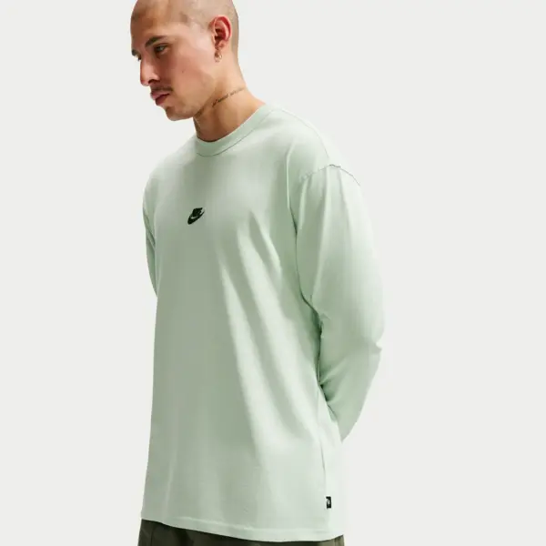 Nike Sportswear Premium Essentials Long-sleeve T-shirt - Green