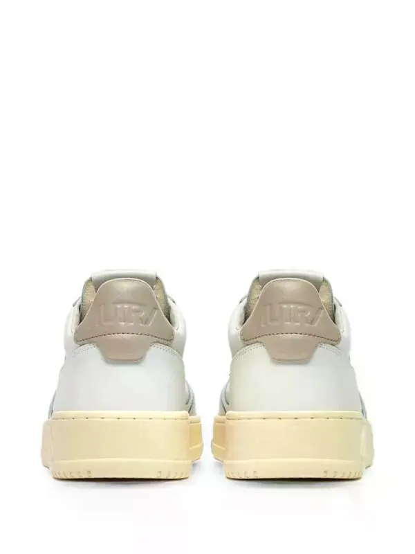 AUTRY Medalist Low Top Leather Sneakers - White