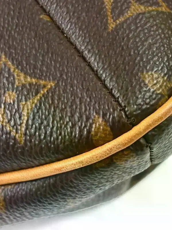 LOUIS VUITTON 2002 Musette Monogram Shoulder Bag