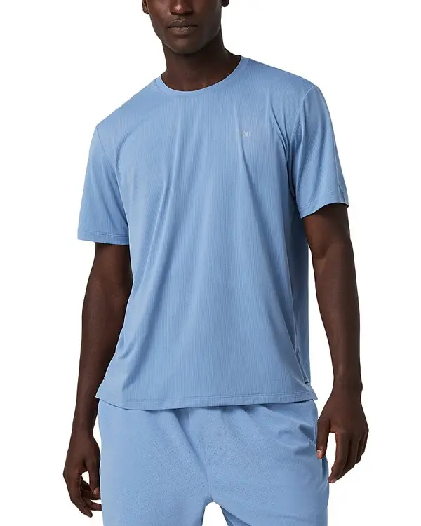Vuori Strato Breath Short Sleeve Tee In Black - Isle Blue