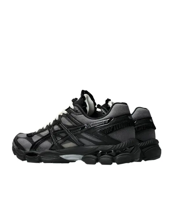 Asics Gel-cumulus 16 Lace-up Sneakers - Black/black