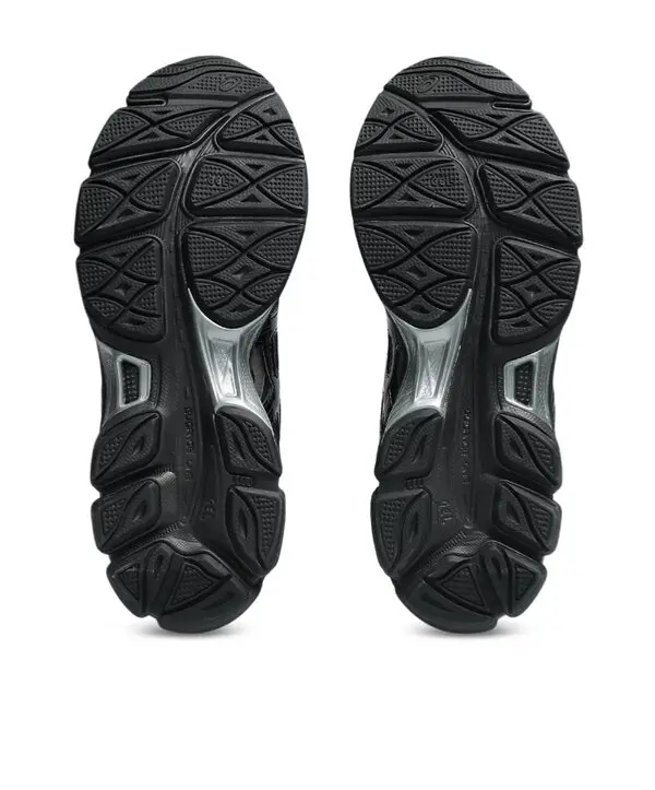 Asics Gel-cumulus 16 Lace-up Sneakers - Black/black