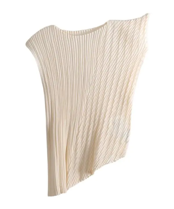 Issey Miyake Sleeveless Vest