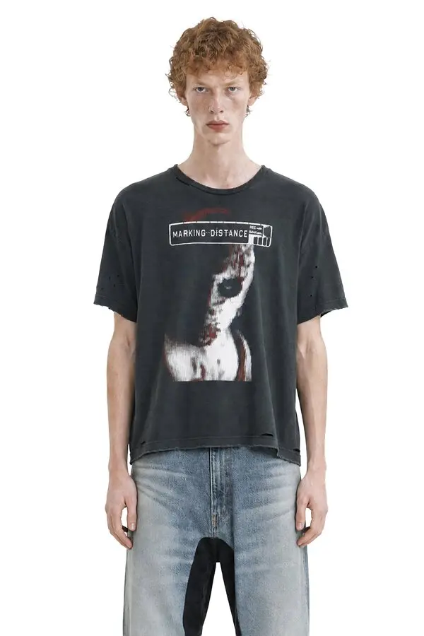 MARKING DISTANCE Manhunt Tee - Black
