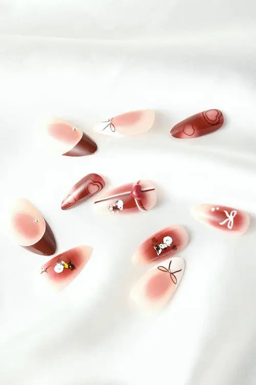 NEVER HAVE I EVER Hearts Of Snoopy Almond Press On Nails - Red
