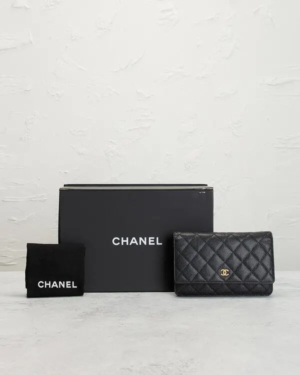 FWRD RENEW Chanel Caviar Classic Wallet On Chain Good Condition - Black