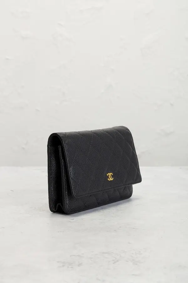 Chanel Caviar Classic Wallet On Chain Good Condition