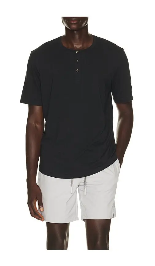 Travis Mathew Cloud Henley Tee - Black