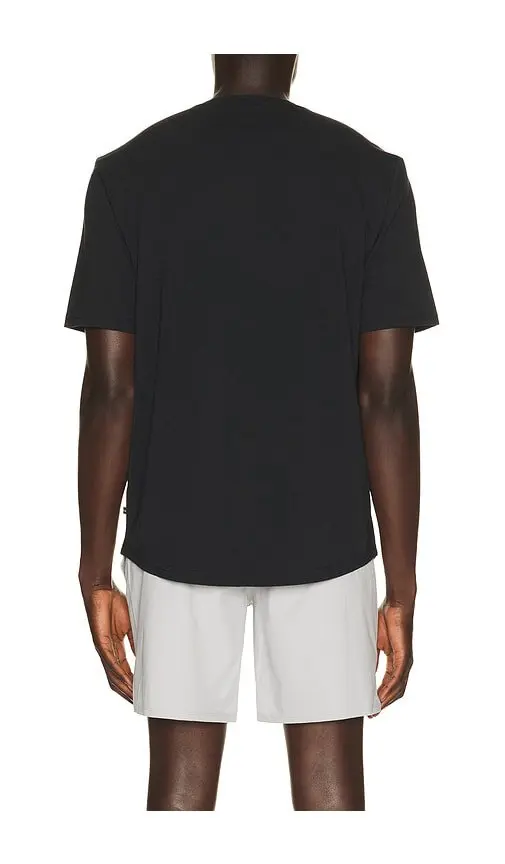 Travis Mathew Cloud Henley Tee