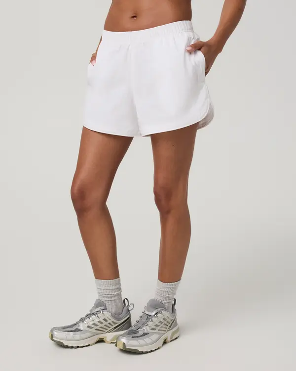 Vuori Retrograde 3" Shorts - White