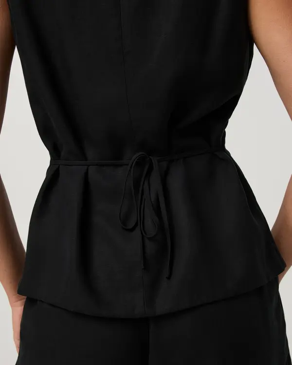 Vuori Trestles Twill Button Down Tank Top - Black