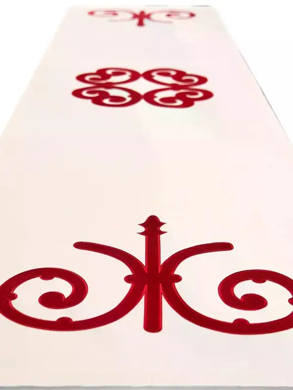 DYVOSHYV Royal Banquet Embroidered Table Linen Set