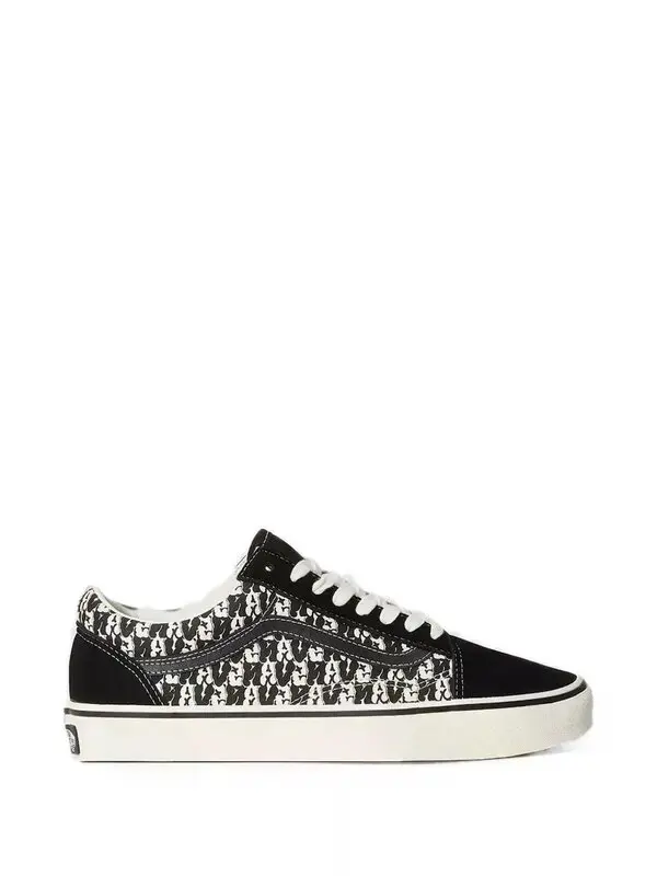 VANS Old Skool Low Top Sneakers With Sidestripe - Black