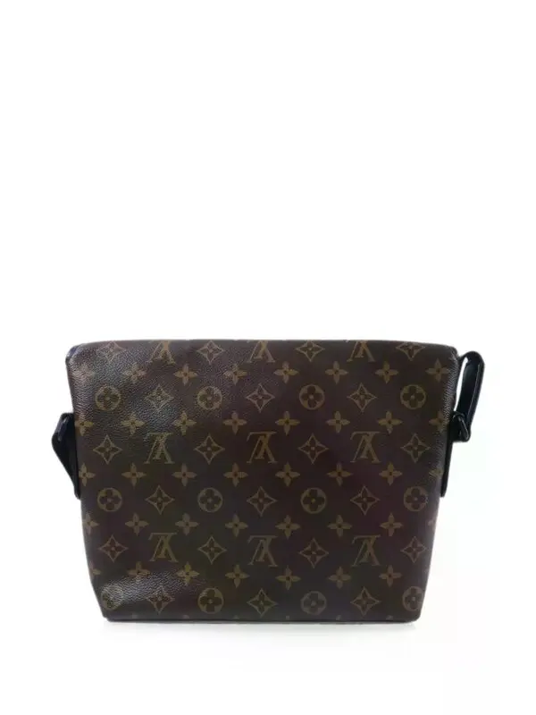 LOUIS VUITTON Monogram Macassar Magnetic Messenger Bag