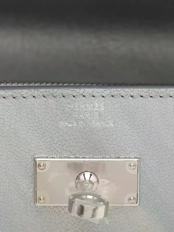 Hermès Kelly To Go Wallet Crossbody Bag - Silver