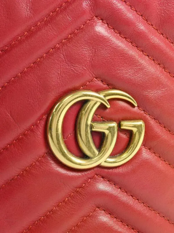 Gucci Mini Gg Logo-plaque Quilted Shoulder Bag - Red