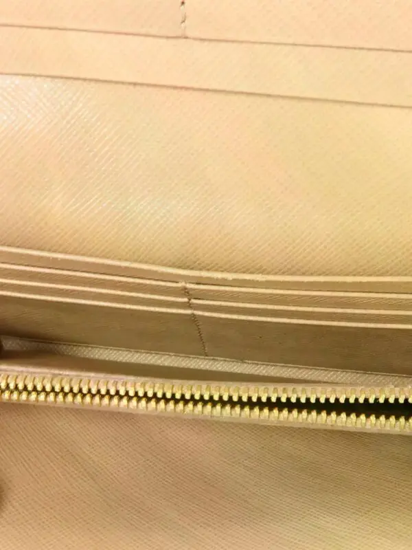 Prada Logo-plaque Leather Wallet