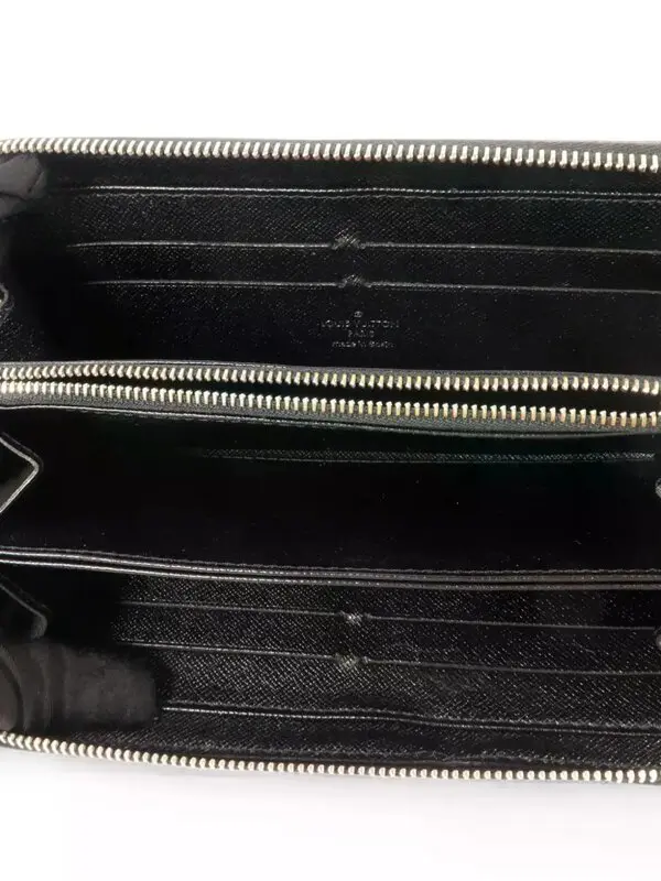 LOUIS VUITTON Zippy Wallet