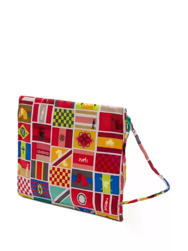Hermès 2000-2026 En Voyage Silk Pouch
