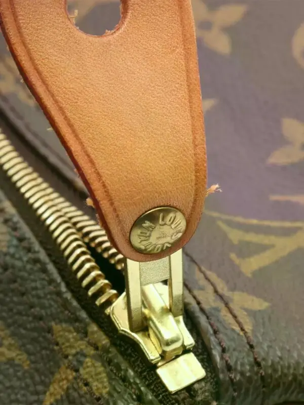LOUIS VUITTON 2001 Monogram Speedy 40 Boston Bag